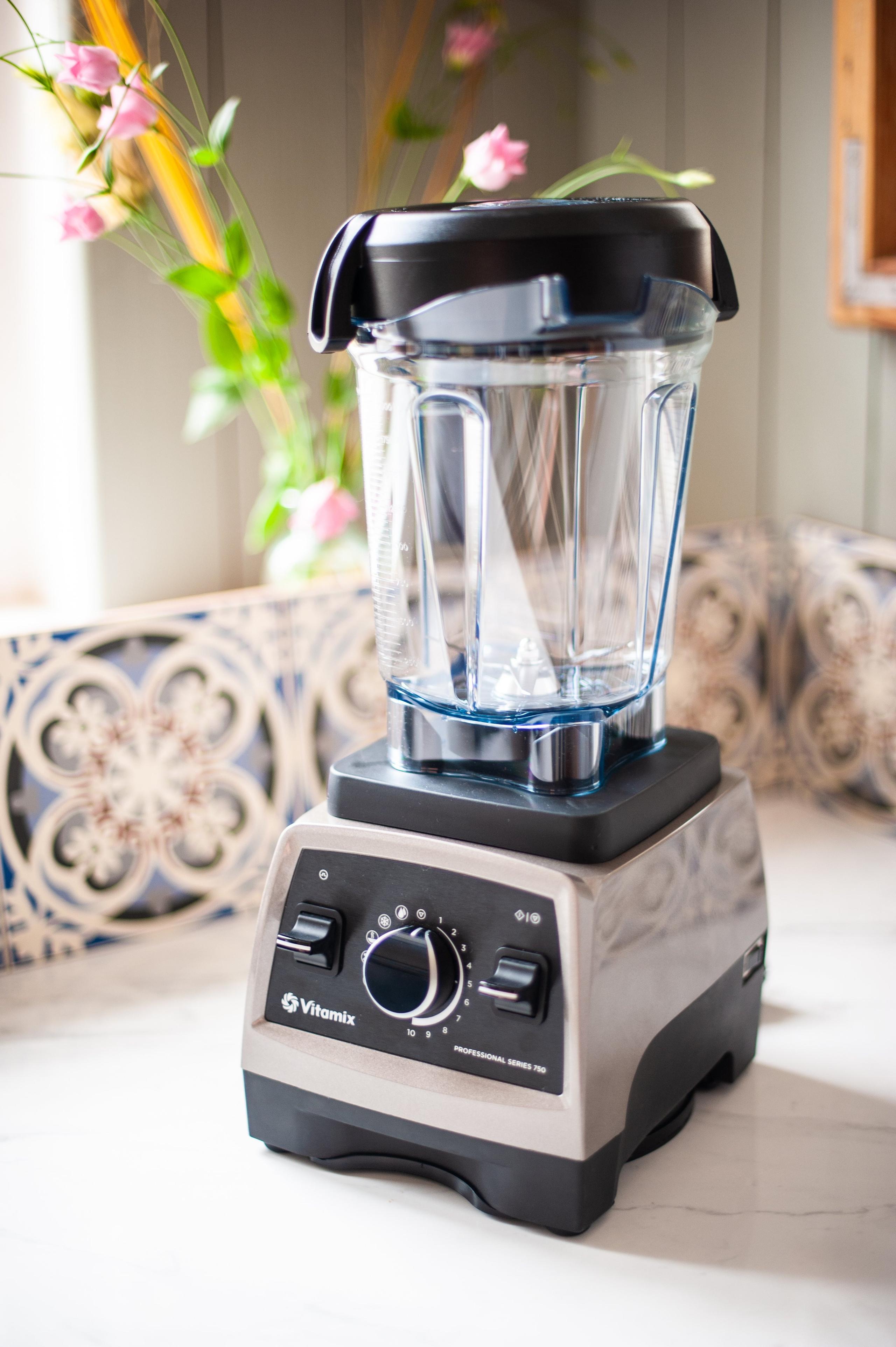 Vitamix Pro 750 - Newest model 2024 in pearl gray